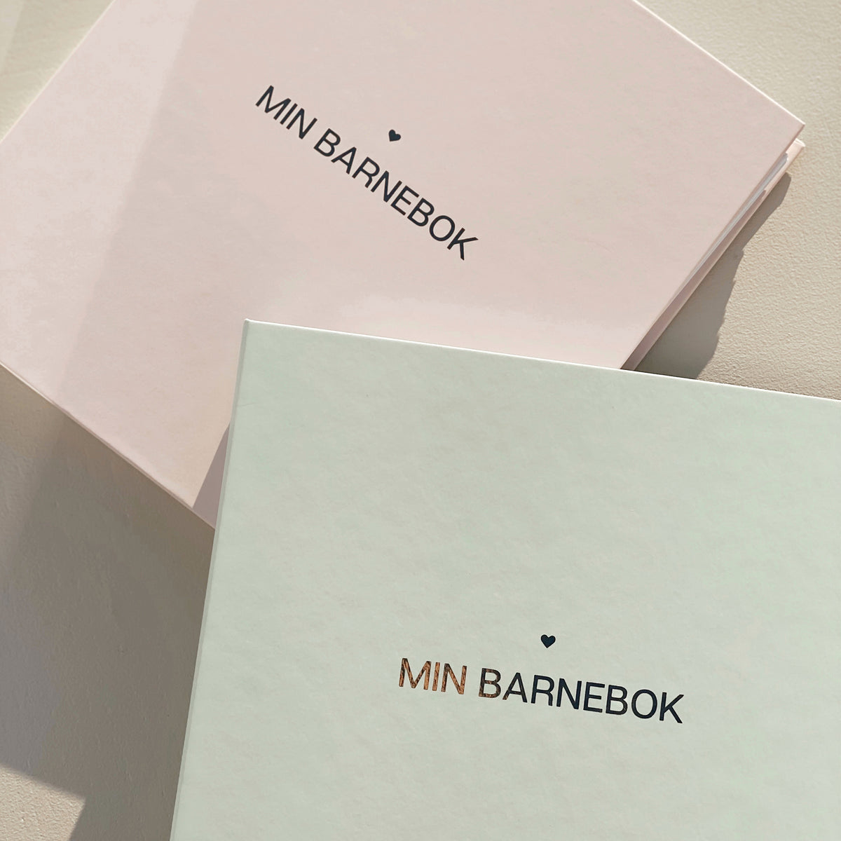 Min Barnebok - Rosa I Baby minnebok I Barnejournal I Kønig Design
